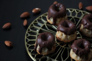 Rezept: Mini Mandel Gugl